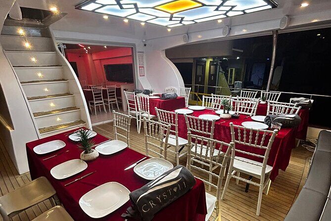 Istanbul Private Luxury Yacht on Bosphorus 25 Meter 82 Feet - Why a Private Luxury Yacht Tour in Istanbul Is a Great Choice