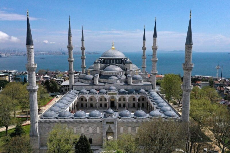 Istanbul: Private Sightseeing Tour in Multiple Languages - Who Should Consider This Tour?