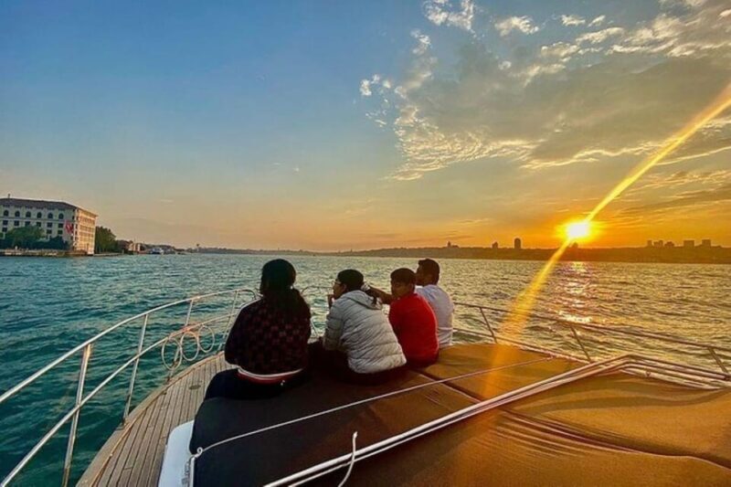 Istanbul : Private Yacht on Bosphorus with Guide and Snacks - FAQ