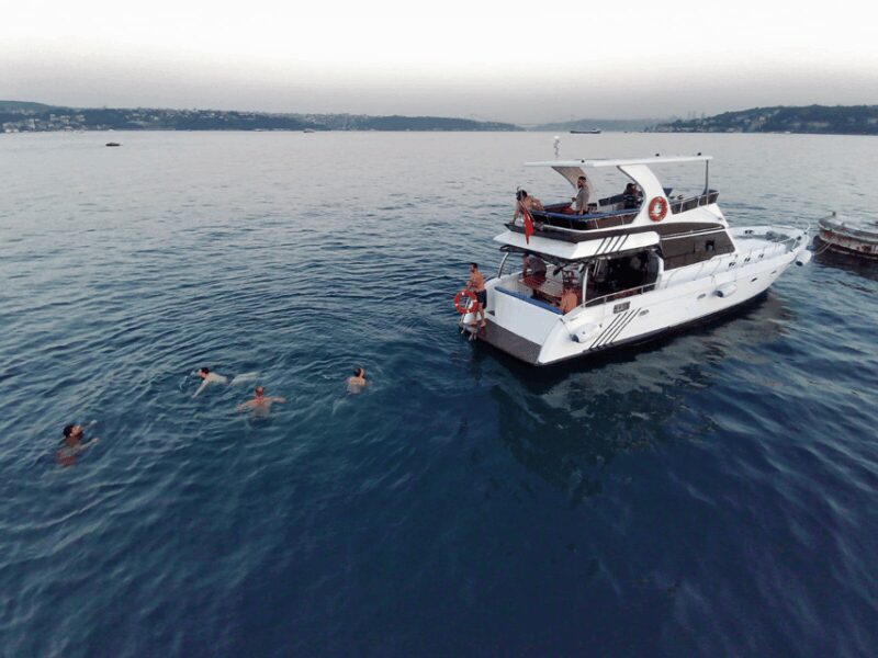 Istanbul: Private Yacht Organization on Bosphorus (14 Meter) - An Authentic Look at the Bosphorus from a 14-Meter Yacht