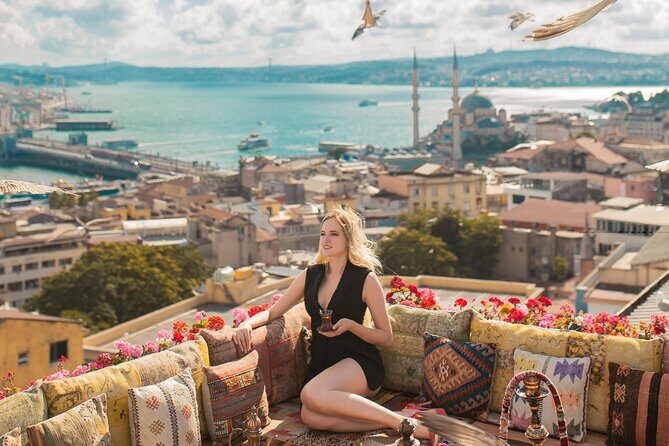 Istanbul Rooftop Photoshoot with Flying Dress - Key Points: