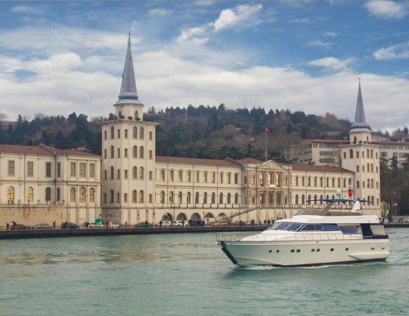 Istanbul: Sunset Yacht Cruise on the Bosphorus with Transfer - An In-Depth Look at the Experience