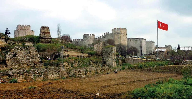 Istanbul: Theodosian Walls and Yedikule Fortress Guided Tour - Practicalities: What to Expect and Tips