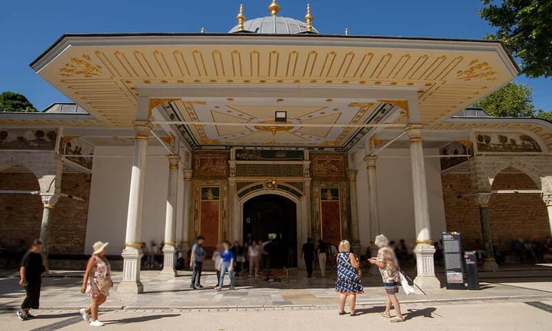 Istanbul: Topkapi Palace & Hagia Sophia Tickets with Audio - Key Points