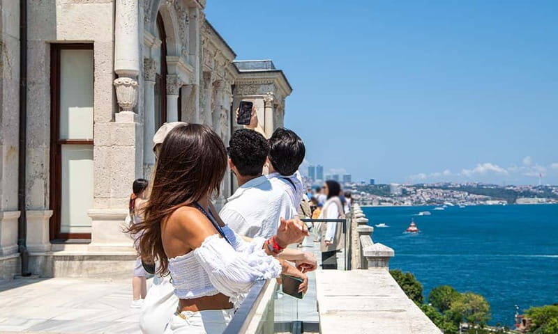 Istanbul: Topkapi Palace & Hagia Sophia Tickets with Audio - Hagia Sophia: Awe-Inspiring and Accessible