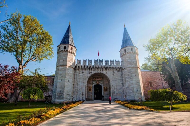 Istanbul: Topkapi Palace Skip-the-Line Ticket & Guided Tour - Key Points