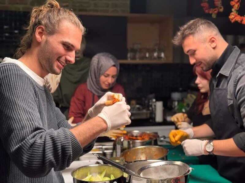 Istanbul: Turkish Cooking Class with a Professional Chef - Key Points