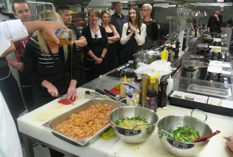 Istanbul: Turkish Cooking Class with Local Chef - Key Points