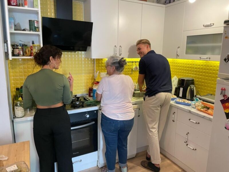 Istanbul: Vegan/Vegetarian Cooking Class with Locals at Home - An In-Depth Look at the Experience