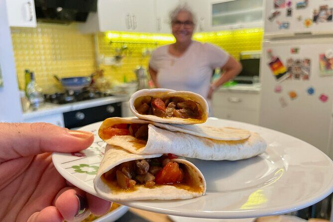 Istanbul Vegan/Vegeterian Cooking Class with Locals at Home - What the Reviews Reveal