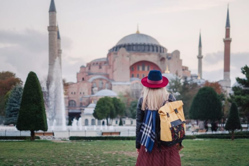 Istanbul Walking Tour: Mosques, Palace, Cistern with Lunch - Key Points