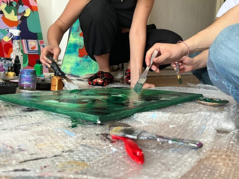 Istanbul: Wine and Paint Workshop with Turkish Fabrics - FAQ