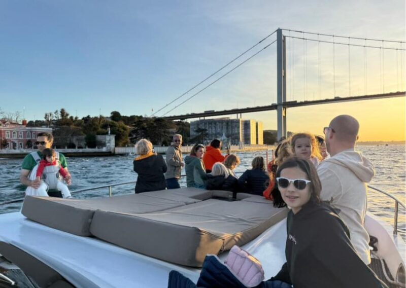 Istanbul:Golden Horn&Bosphorus Sunset Cruise on Luxury Yacht - What Makes This Tour Stand Out