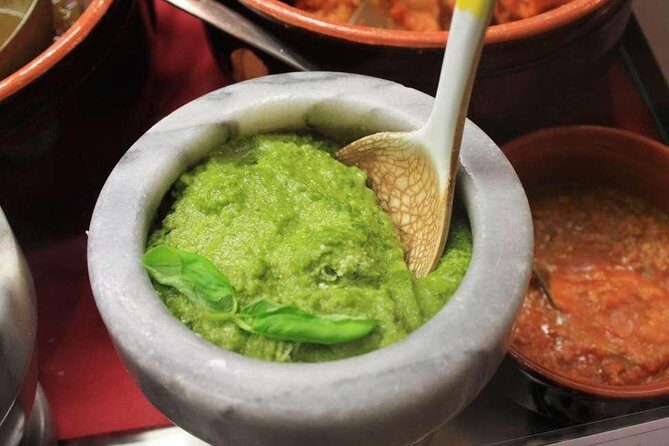 Itinerant dinner in the old town - Exploring Genoa’s Old Town Through a Guided Dinner Tour