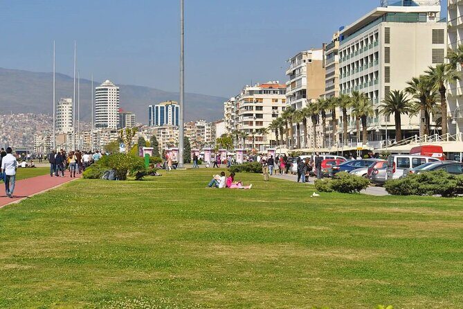 Izmir City Tour with Kordonboyu Republic Square, Konak Square, Clock Tower, Kemeralti Bazaar and Karsiyaka - Practicalities and Considerations