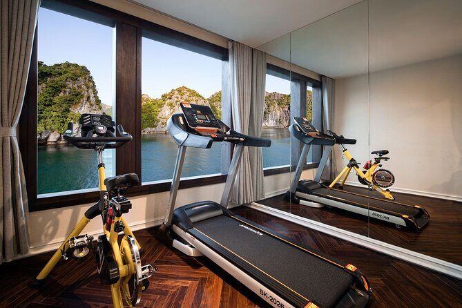 JADESAILS Modern Yacht Style in Halong Bay with Luxury Service - Introduction: An Engaging Look at a Premium Day Cruise