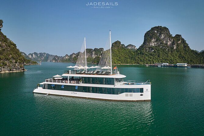 JADESAILS Modern Yacht Style in Halong Bay with Luxury Service - Authentic Experience & Value