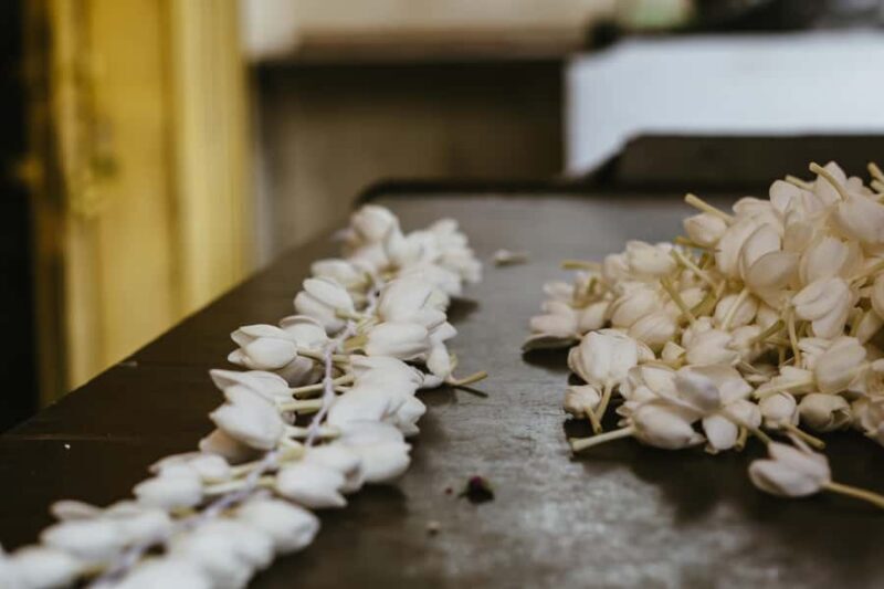 Jaffna: Garland Making and Temple Visit with Guide - Key Points