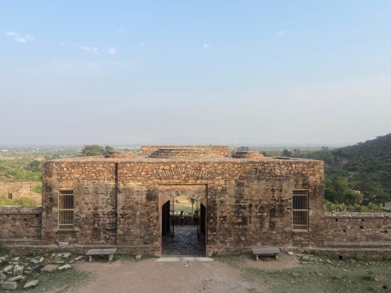Jaipur: Abhaneri Step Wells & Haunted Bhangarh Day Tour - Who Should Consider This Tour?