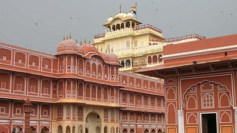 Jaipur: Amber Fort, City Palace, and Jantar Mantar Tour - Exploring Jaipur: What to Expect from the Tour