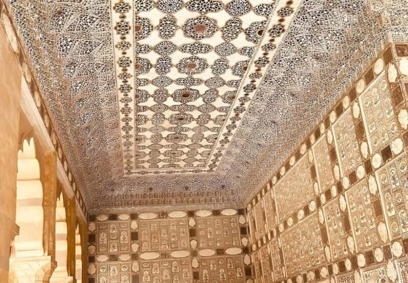 Jaipur: Amber Fort Heritage Walking Tour with Guide - Key Points