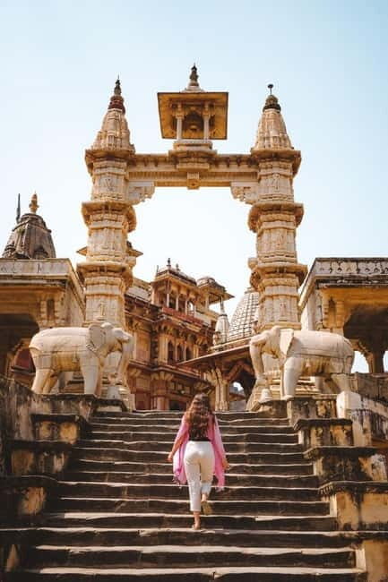 Jaipur: Amber Fort, Stepwell & Blind Love Temple Guided Tour - Exploring Jaipur’s Historic Heart