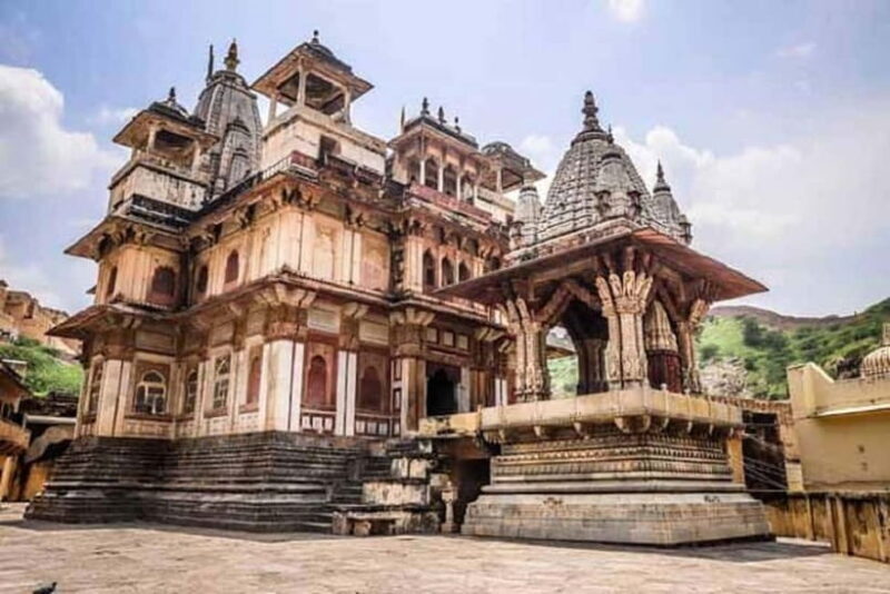 Jaipur: Amber Fort, Stepwell & Blind Love Temple Guided Tour - Practicalities and Considerations