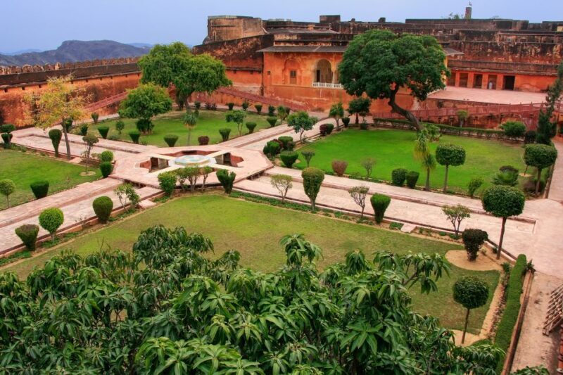 Jaipur Amer Fort, Jal Mahal & Stepwell Private Half-Day Tour - FAQ