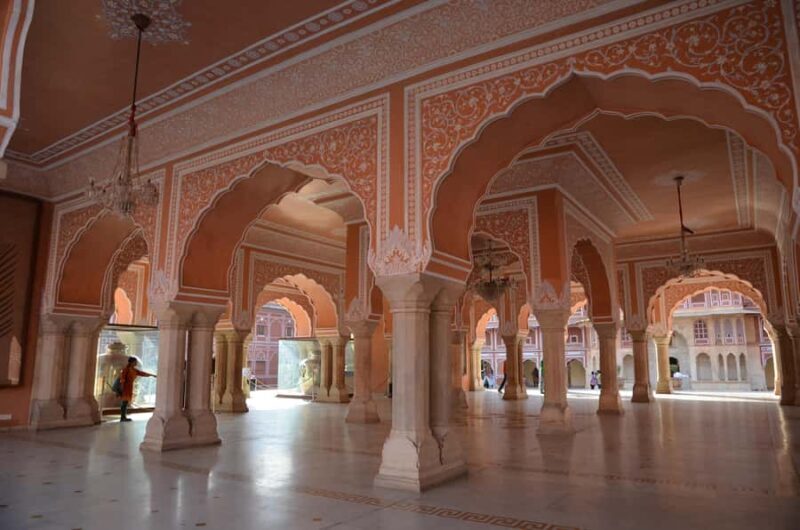 Jaipur: City Highlights Tour with Local Transport - Key Points