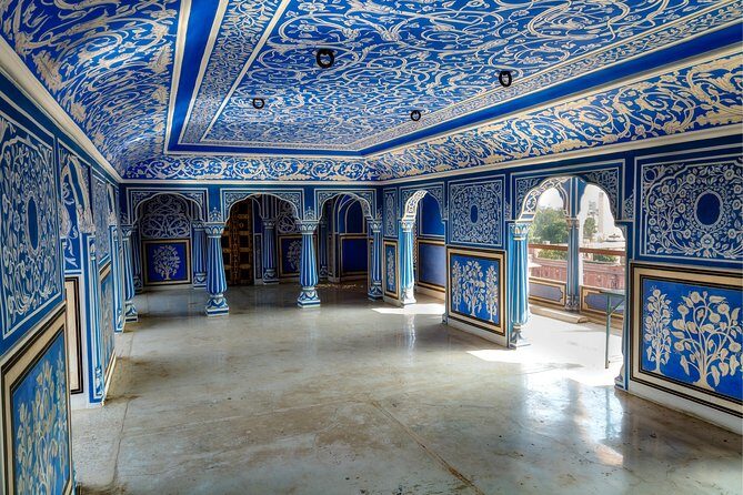 Jaipur City Tour from Delhi by Car or Rail: All Inclusive Package - The Long Day in Perspective