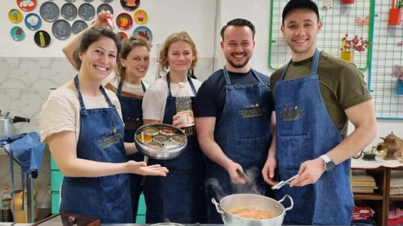 Jaipur: Cooking Class and Cultural Evening with Locals - Diving Into the Experience