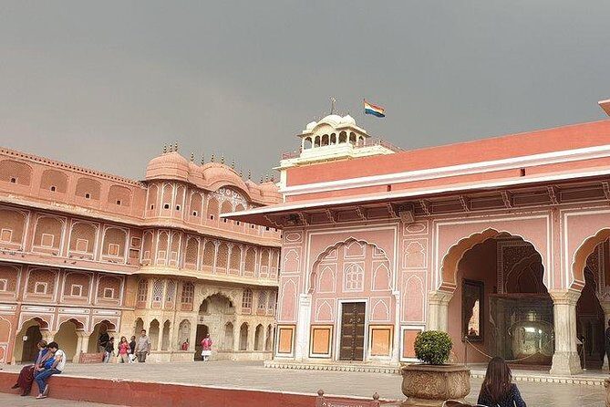 Jaipur: Full Day Private tour with professional guide by Car - Key Points