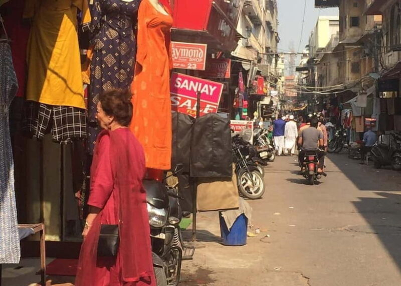 Jaipur: Guided History Walking Tour with Food Tasting - Practical Details and What to Expect