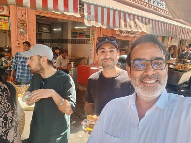 Jaipur: Historical Walking Tour and Street Food Tasting - Authentic Guides and Local Insights