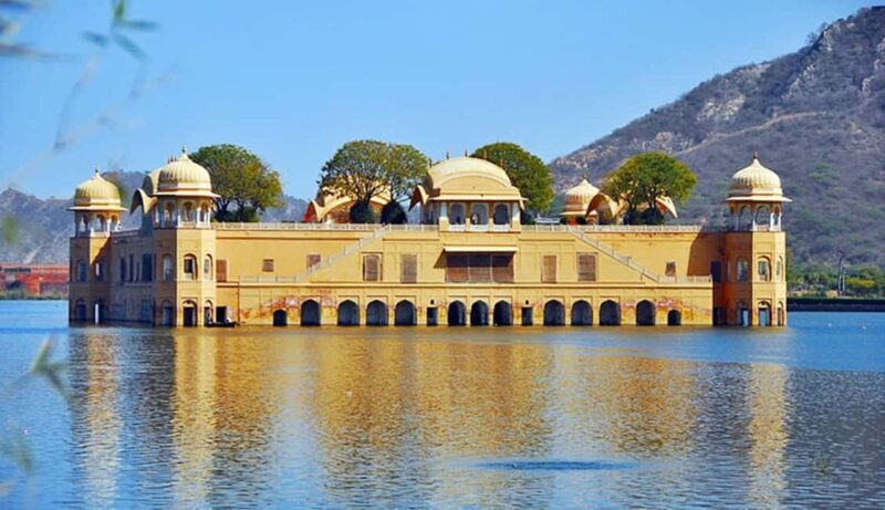 Jaipur in 2 Days: Iconic Sights with Daily Breakfast & Lunch - Who Should Consider This Tour?