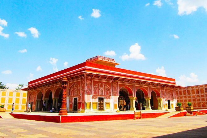 Jaipur Overnight Tour from Agra - Day 1: Dive into Jaipur’s Royal Heritage