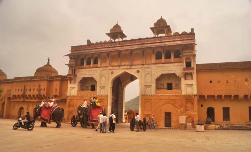 Jaipur: Private City Tour with Amber Fort Stepwell & Guide - An Introduction to the Tour
