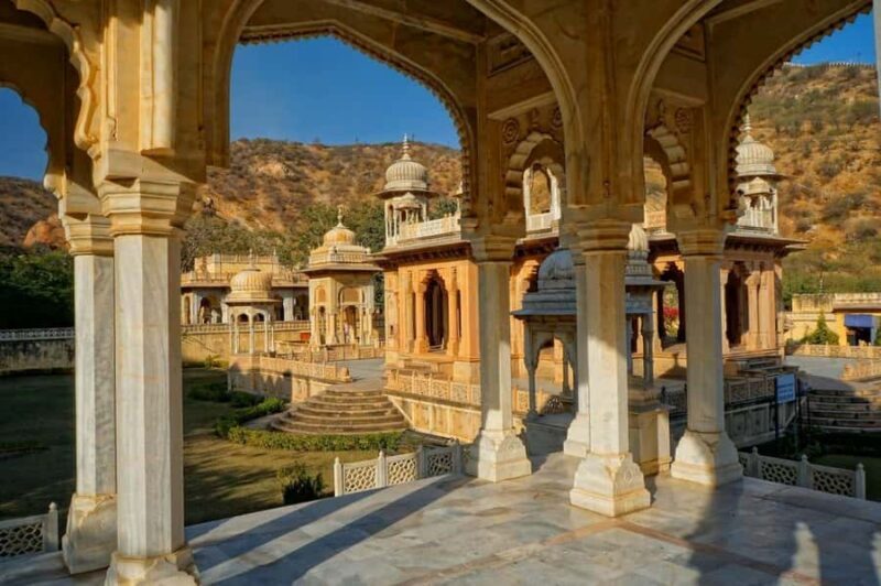 Jaipur: Private Luxury Full Day Guided City Tour By Car - Discovering Jaipur: An Overview of the Tour