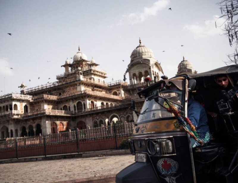 Jaipur Sightseeing by Tuk-Tuk: Temples, Palaces & Markets - Jantar Mantar: Scientific Marvel