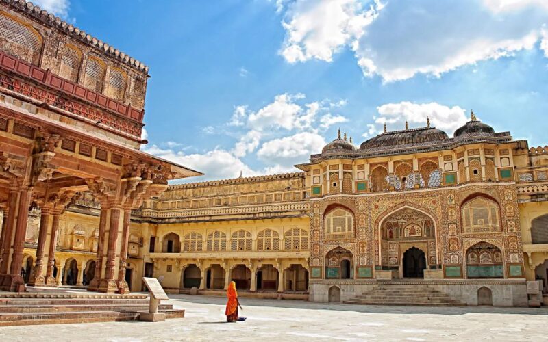 Jaipur Sightseeing by Tuk-Tuk: Temples, Palaces & Markets - Vibrant Markets and Cultural Touches