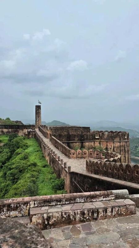 Jaipur: Stepwell, Amber, Jaigarh, Nahargarh Forts & by Jeep - The Sum Up: The Right Choice for Scenic, Historical Exploration