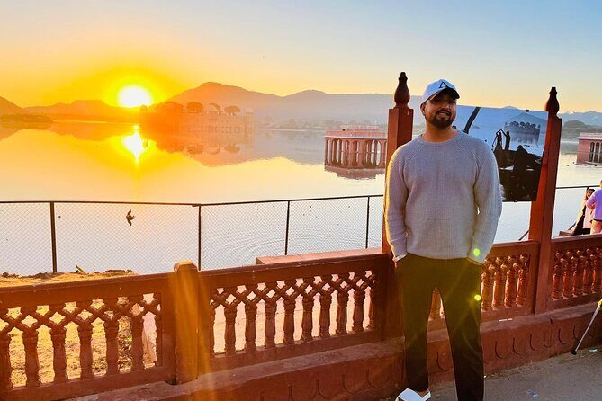 Jaipur Sunrise Experience with Flower Market Walk and City Tour - The Iconic Hawa Mahal