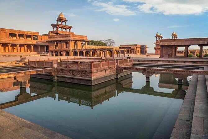 Jaipur To Agra Drop With Guided Fatehpur Sikri & Abhaneri - An Authentic and Convenient Way to Travel from Jaipur to Agra