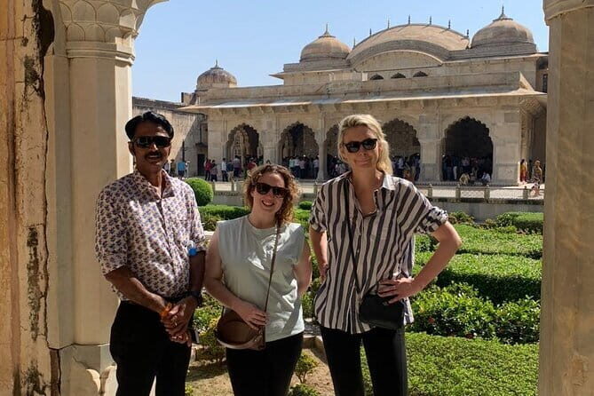 Jaipur to Agra Same Day Tour - Exploring Agra Fort: A Mughal Stronghold