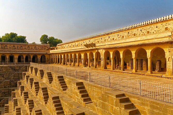Jaipur to Agra Transfer via Abhaneri Step Well & Fatehpur Sikri - Who Should Consider This Tour?