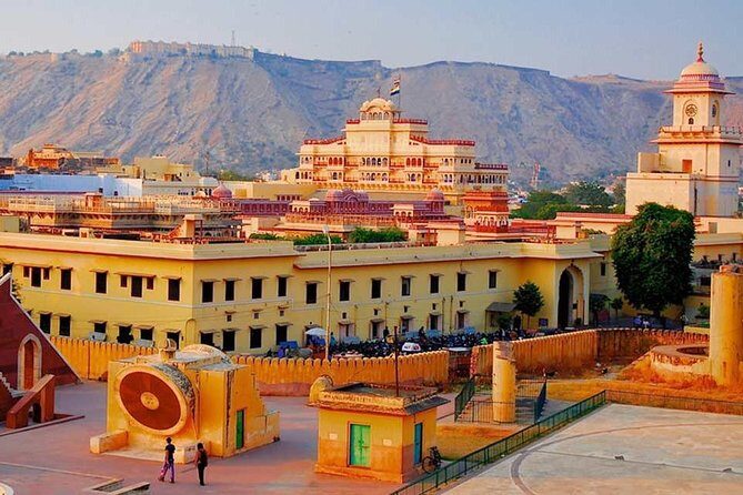Jaipur Tour From Delhi By Private Car with Guide and Lunch - Whats Included and What to Expect