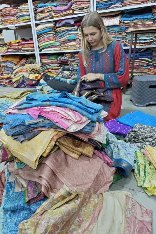 Jaipur: Tuk Tuk Shopping Tour with Art Workshops and Pottery - Key Points