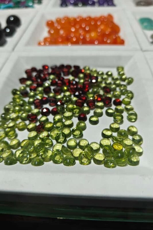 Jaipur: Tuk Tuk Shopping Tour with Art Workshops and Pottery - Exploring Jaipur’s Markets in a Tuk Tuk