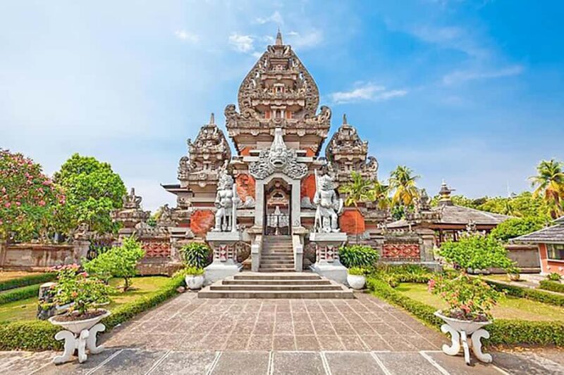 Jakarta : Beautiful Miniature Glorious Park of Indonesia - Key Points