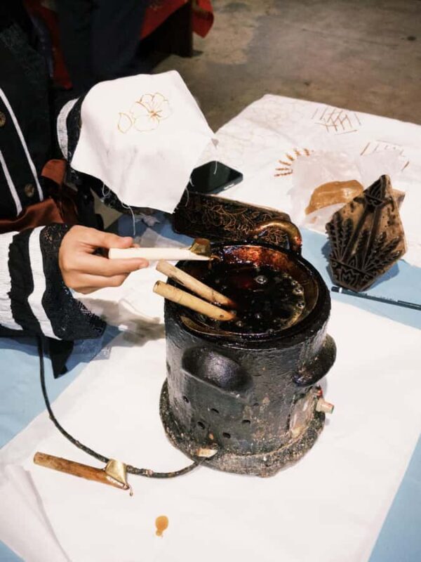 Jakarta: City Tour and Batik Workshop with Lunch - Key Points